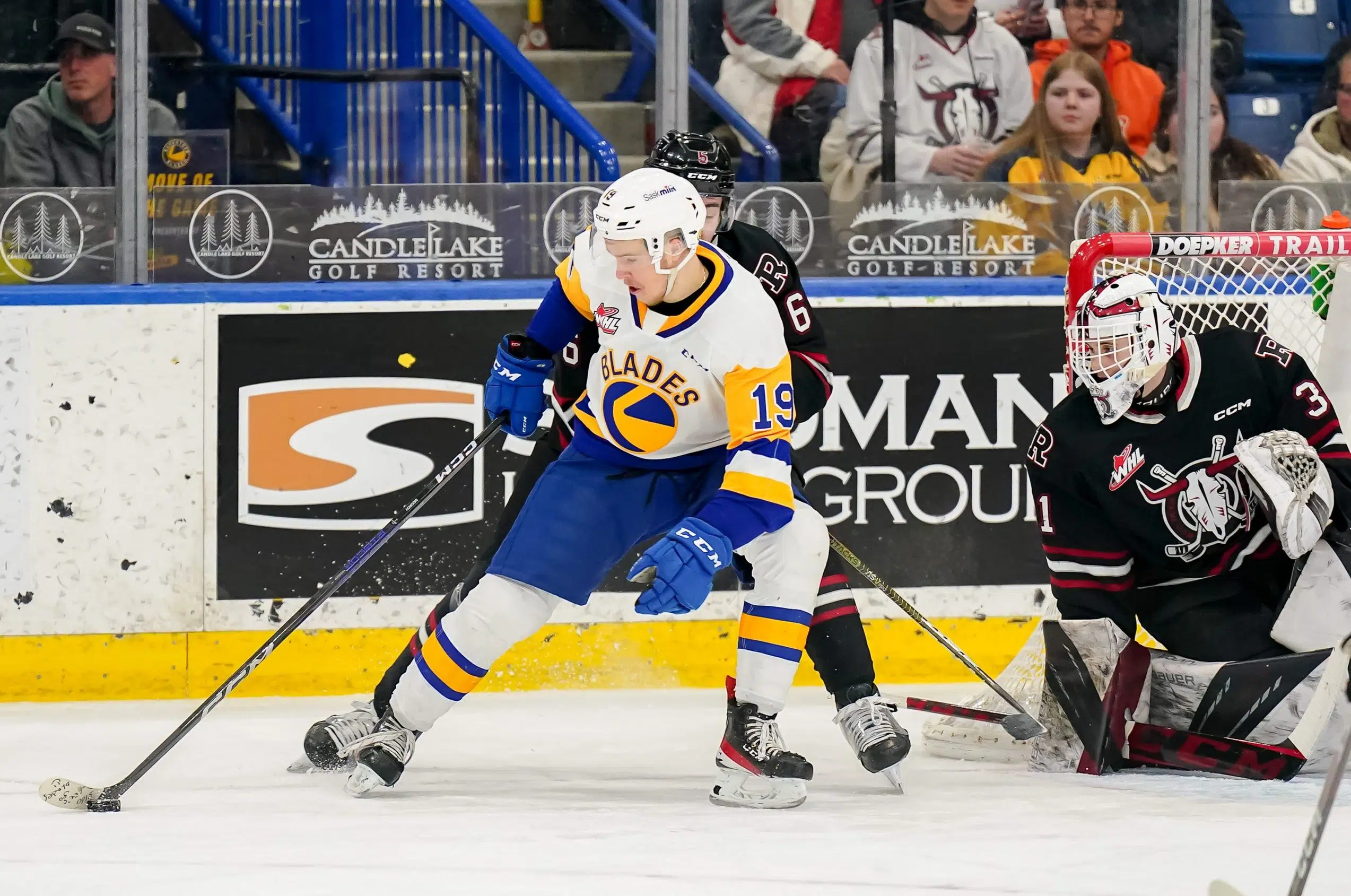 Blades limit Rebels’ shots in victory over Red Deer | 980 CJME