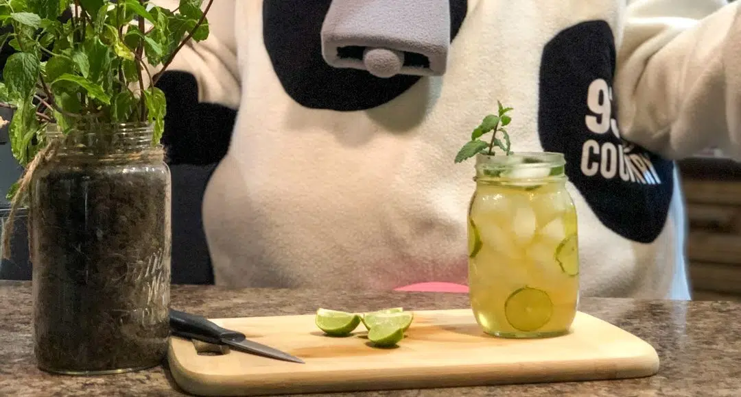 How To Make The Cowboy Cocktail | Thirsty Thursdays | 93.7 JR Country