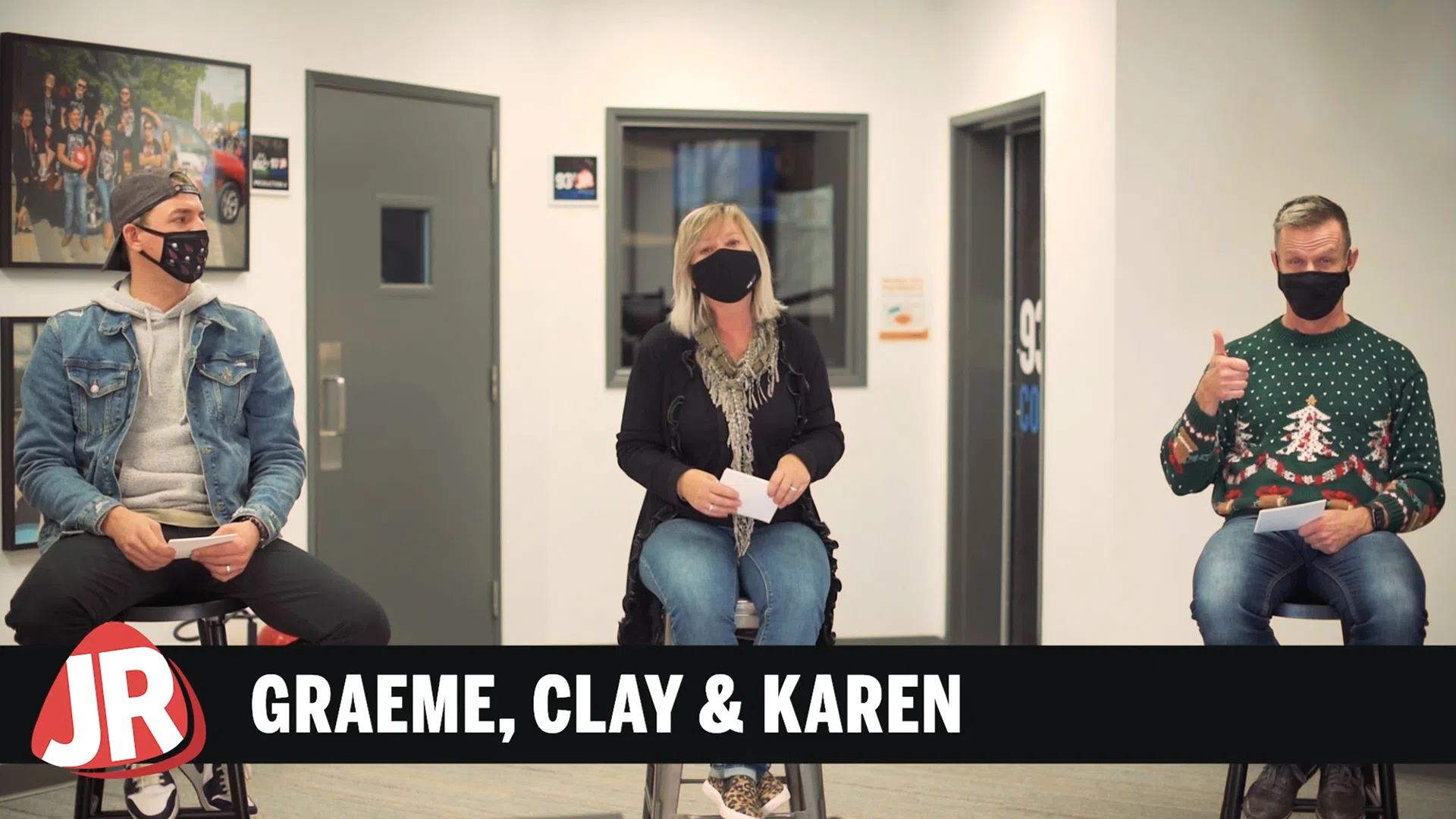 Christmas Questions with the JR Hosts | 93.7 JR Country