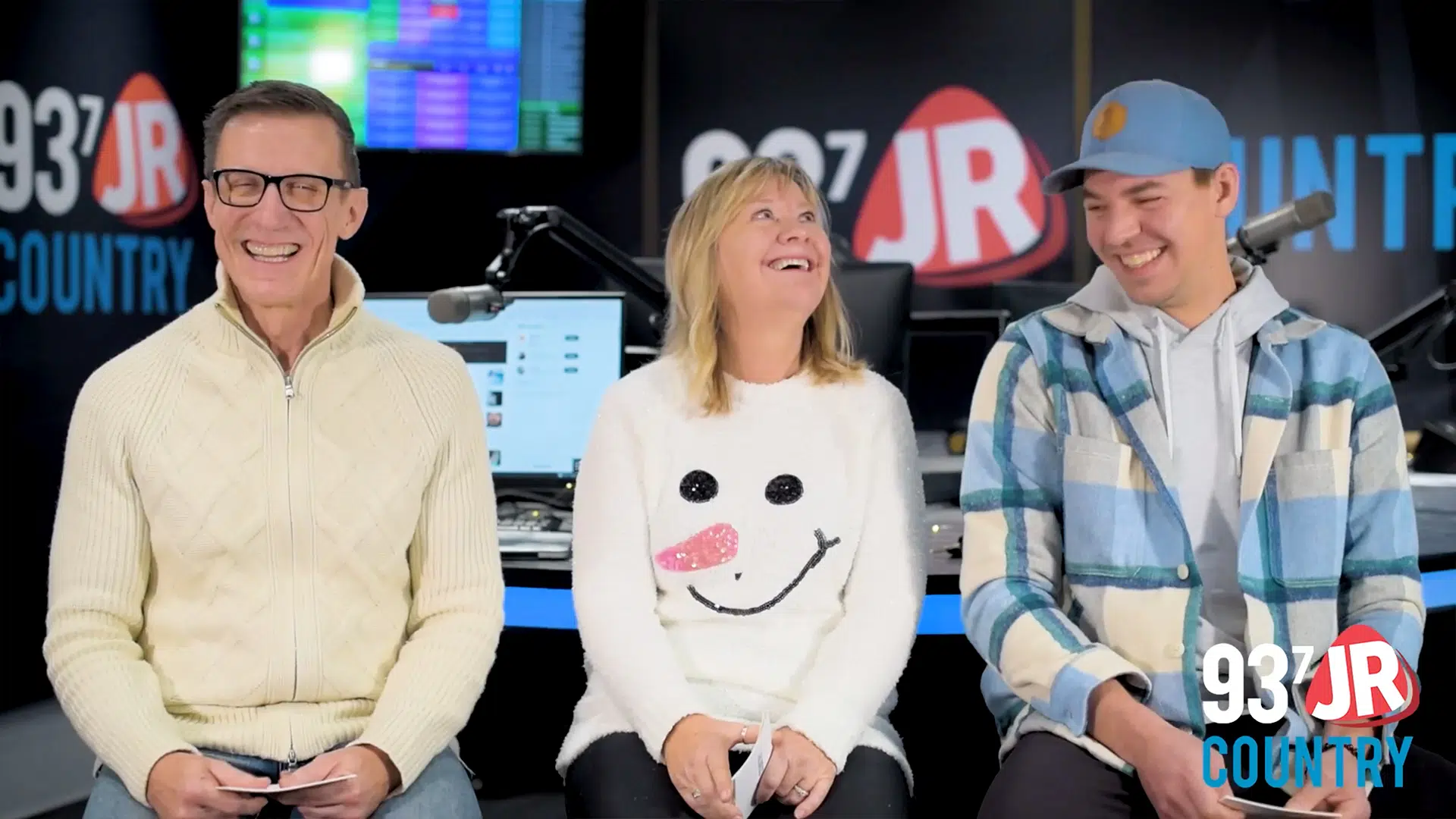 Christmas Questions with the JR Hosts: 2021 Edition! | 93.7 JR Country