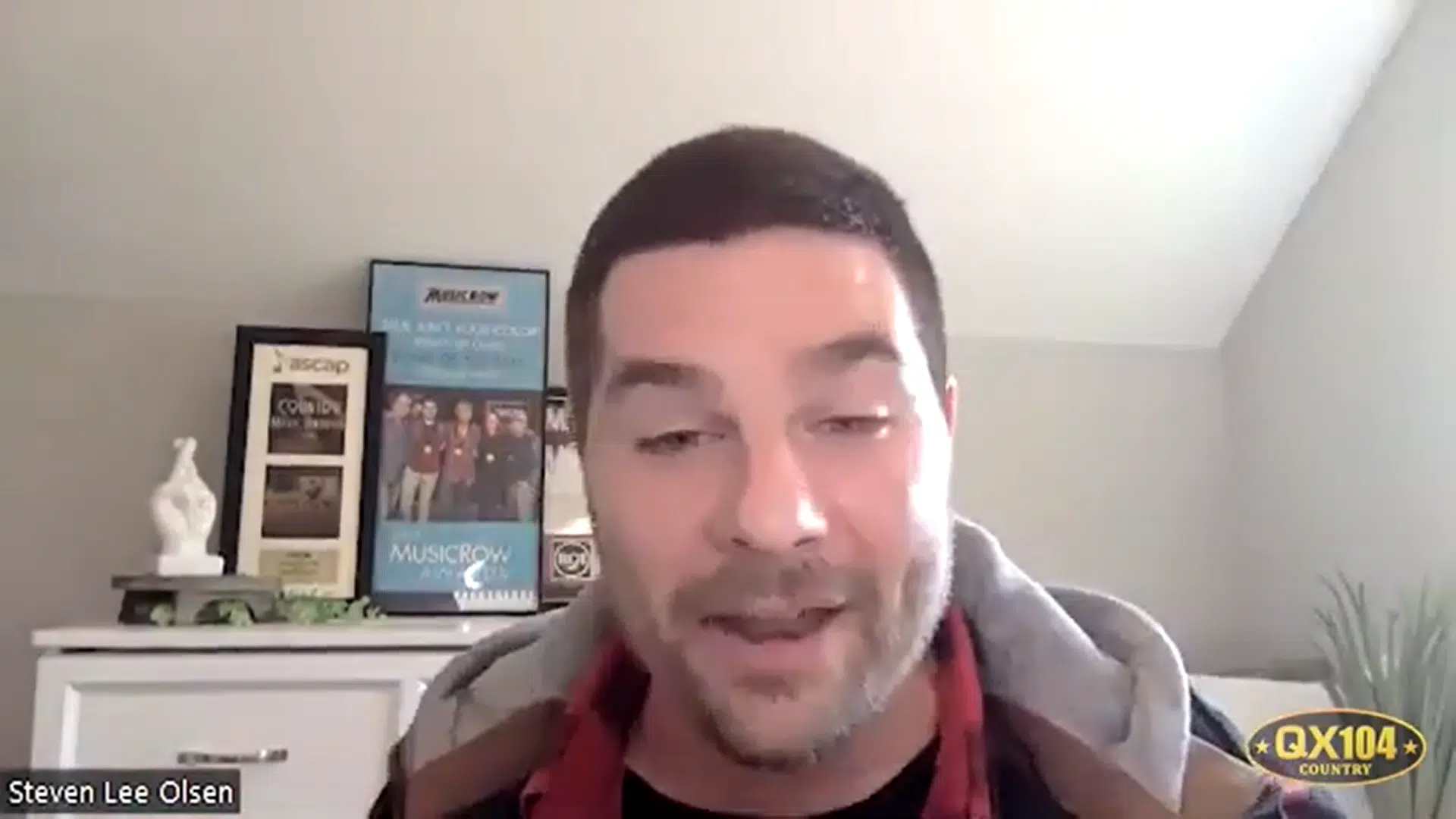 Steven Lee Olsen Interview | QX104 - Country