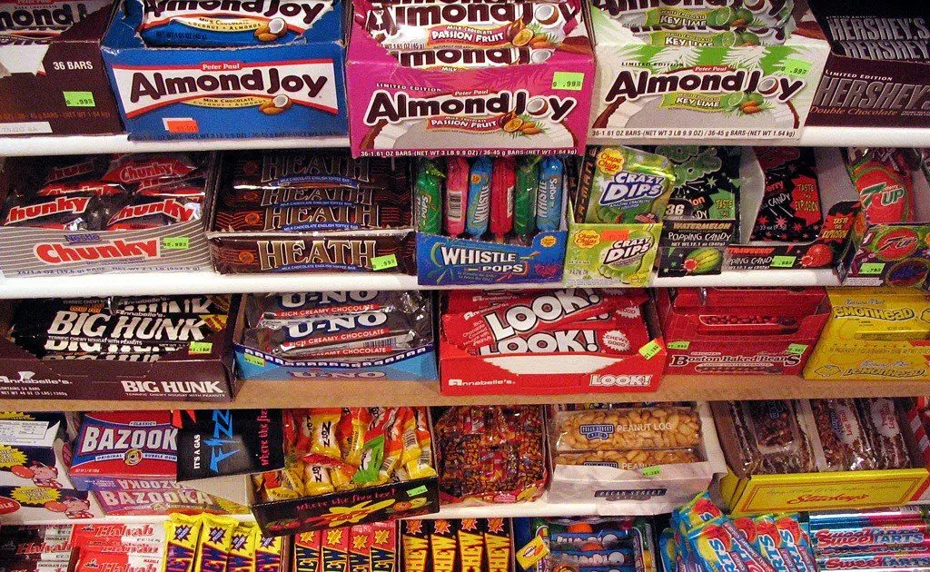 A candy company is hiring a ‘chief candy officer’ to taste test candy ...