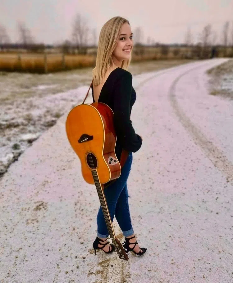 Coast 2 Coast Closeup – Megan Paige | Saskatchewan Country CJNB