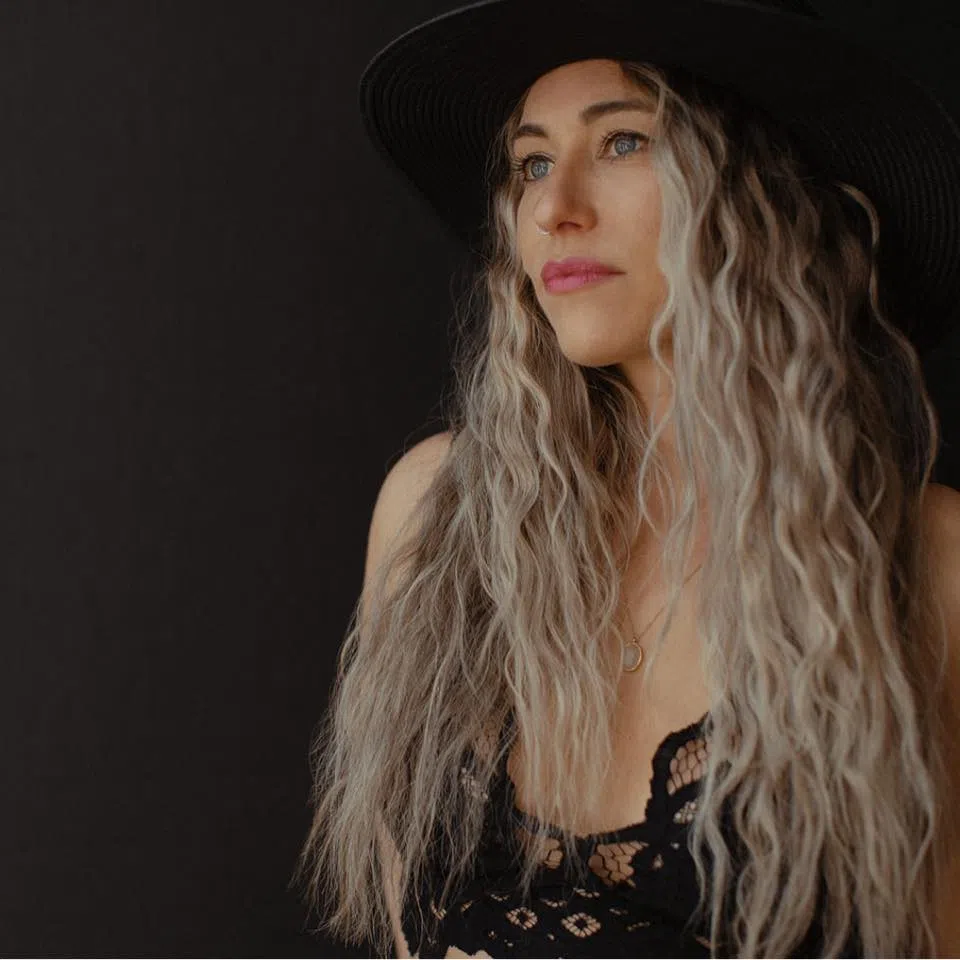 Coast 2 Coast Closeup – Chantelle Mussell | XM 105