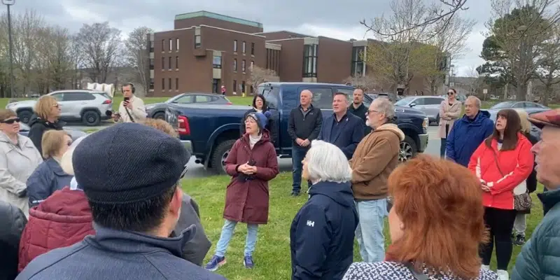 Protesters Sing Ode to Newfoundland Outside MUN Convocation | VOCM