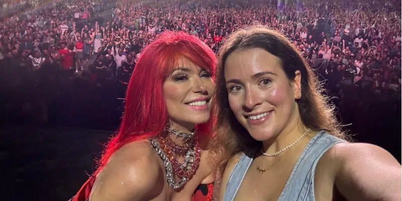 “Lets Go Girls!”: Shania Twain Invites NLer on Stage for Gender Reveal ...